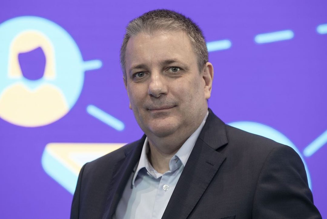 Merck Navigates Chip Geopolitics With ‘China For China’ Strategy ...