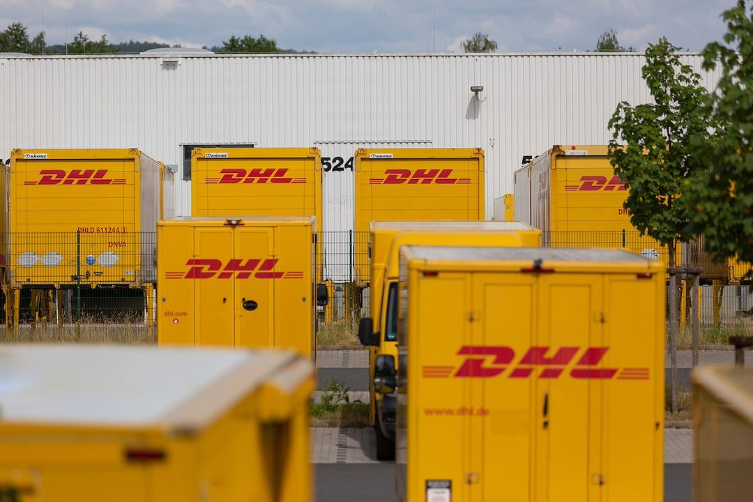 DHL Express Canada Workers on Strike Following Lockout | SupplyChainBrain